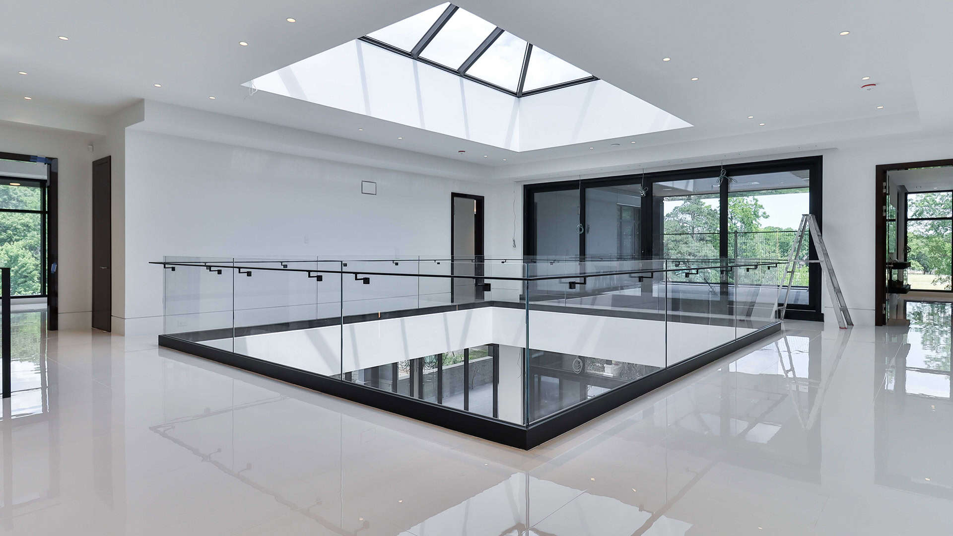 We offer a wide range of railing solution - Call 4163711678